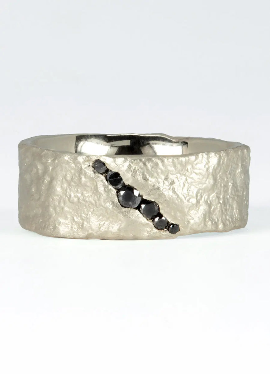 7.5mm Flux Ring with Black Diamond Fissure – James Newman Jewellery
